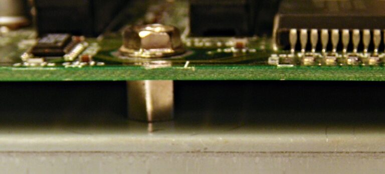 What are Motherboard Standoffs and What is Their Use? - Xtremegaminerd